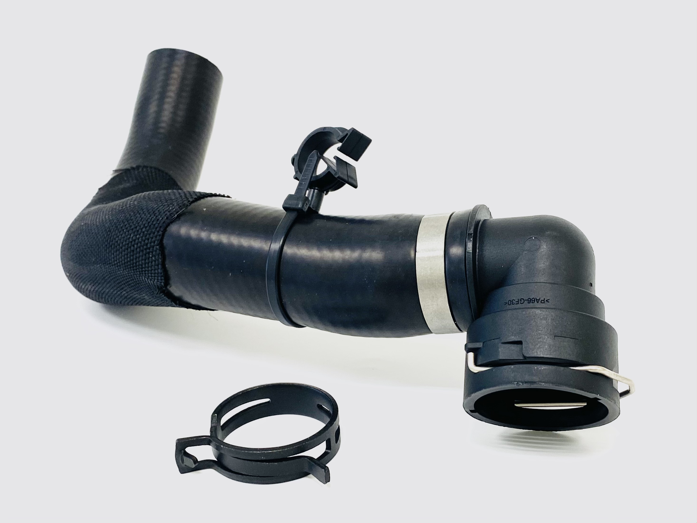 AH228260BD Land Rover Патрубок радиатора от производителя по спец цене ...