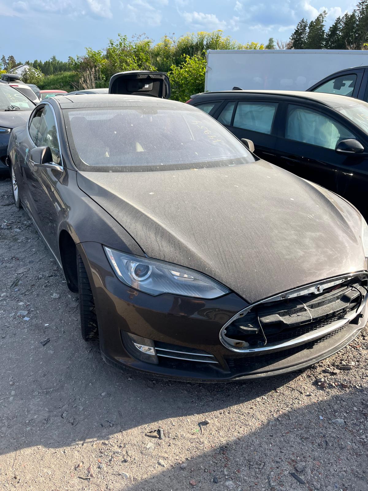 Tesla Model S 2012> в разборке | ЕвроАвто